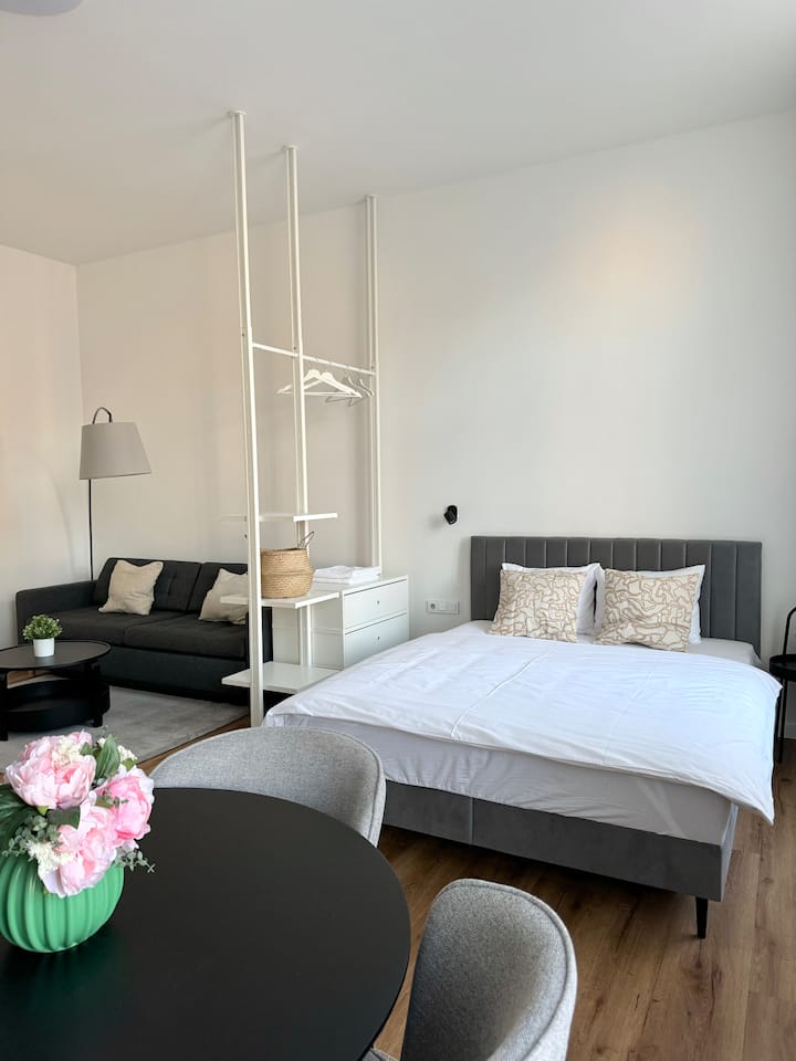 Mystical 2-bed With Magical View Of St. Ludmila - Prague