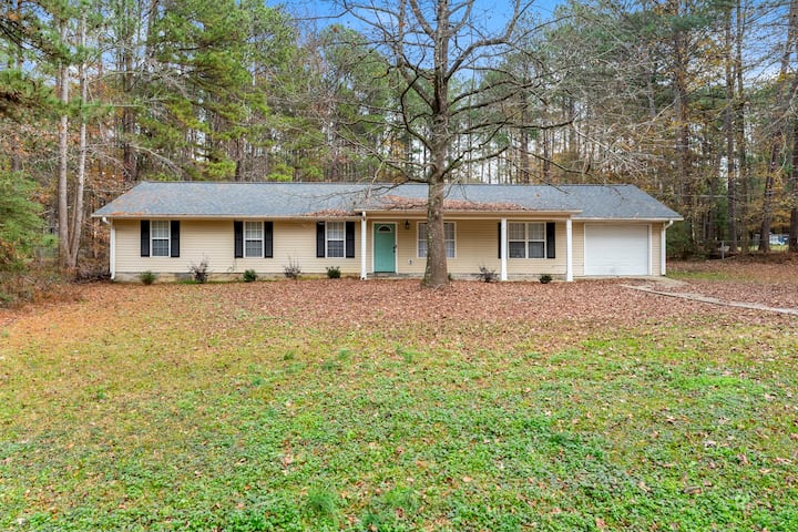 Home Away From Home ! - Hampton, GA
