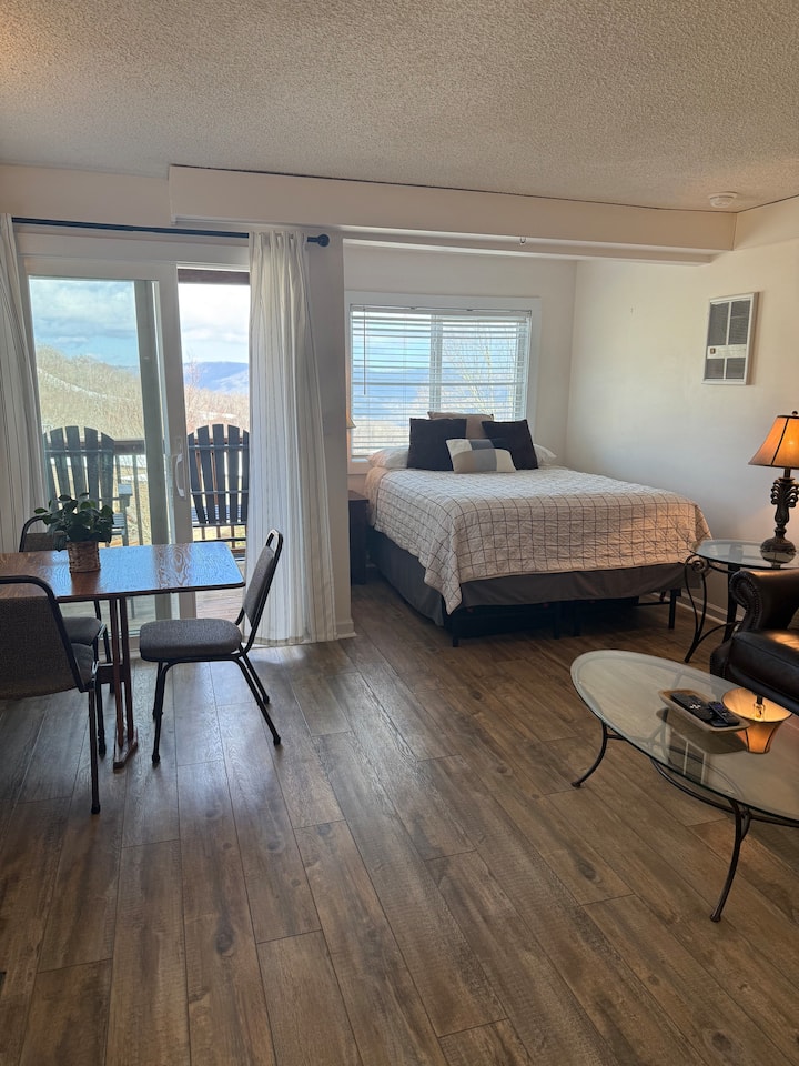 Amazing Views! Pool/jacuzzi/pickleball/golf/hiking - Sugar Mountain, NC