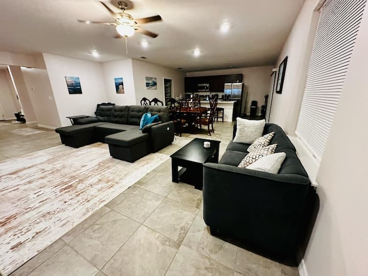 4 Bedroom House Near Daytona. - DeLand, FL