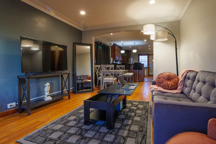 Charming &Spacious 3-bedroom - Avalon Park - Chicago