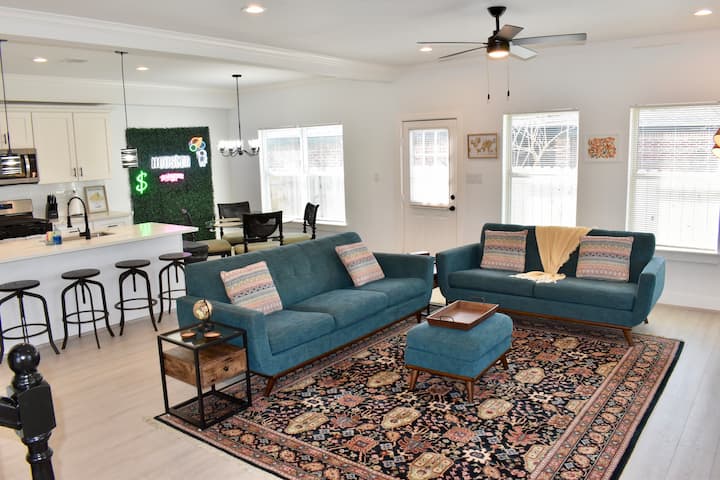 Modern 4brhome|near Dt|king Bed Master|2cargarage - Houston, TX