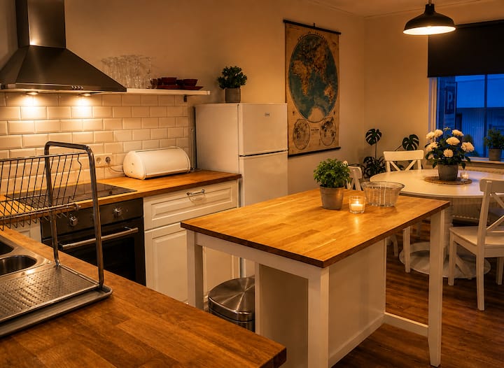 Charming Attic Apartment By Hallgrímskirkja - Reikiavik