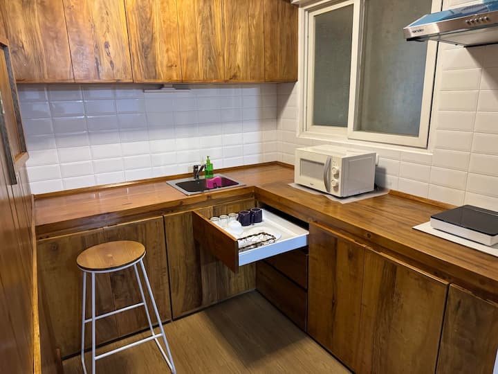 Cozy 2-bedroom Apartment Bgc - Taguig