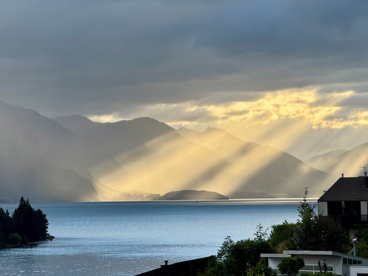Amazing Lakeview  - Walk To Town - Queenstown