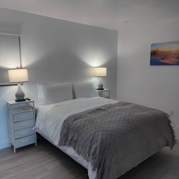 Beautiful Secure Location - Hollywood, FL