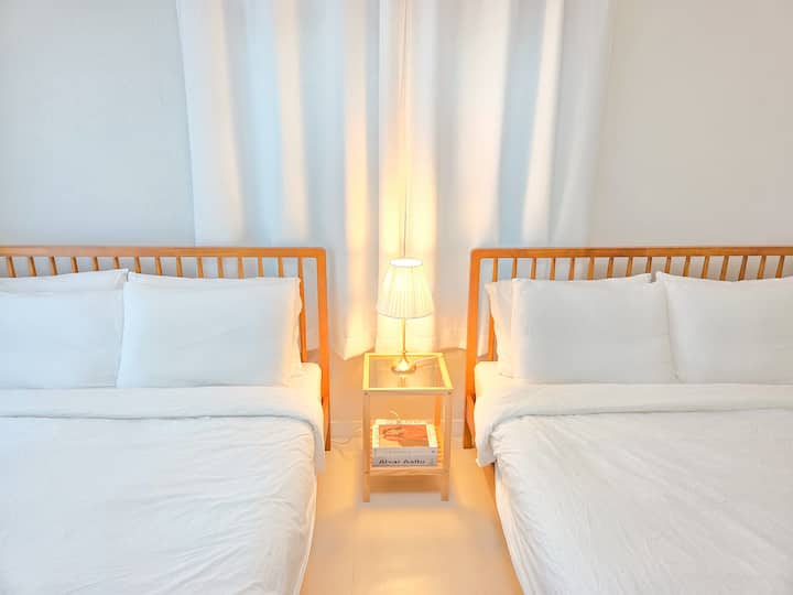 [1-2월 할인프로모션]#8인숙소#3룸#2층독채#못골역7분#넷플릭스#전포카페거리 - Busan