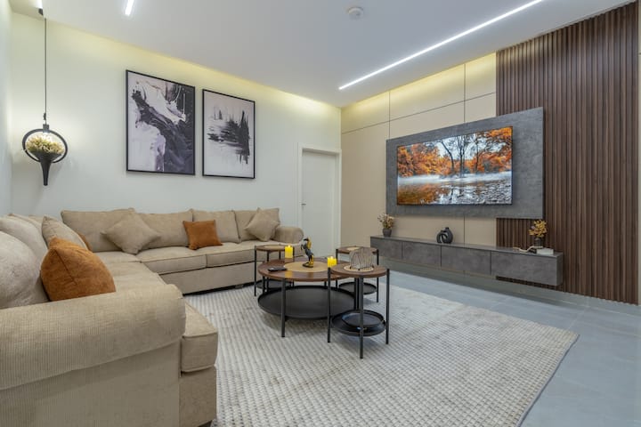 Vip Hotel Room And Lounge In Al Aqeeq - Riyadh