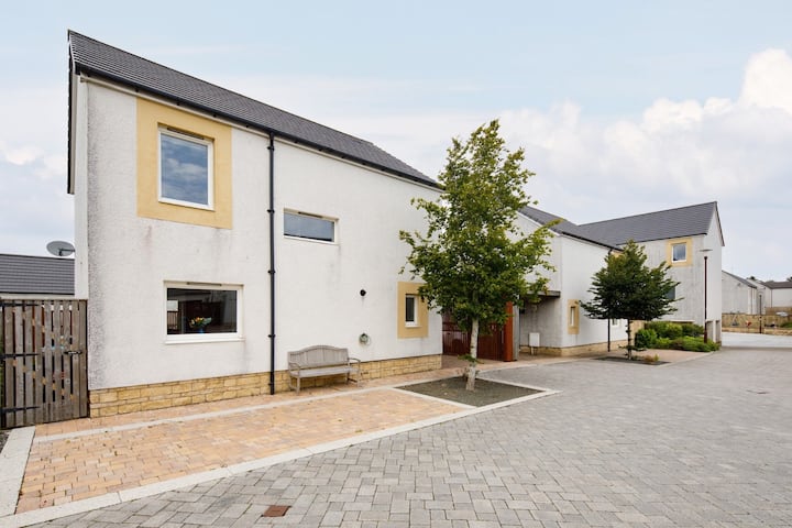 Spacious Home Eaglesham, Glasgow - East Kilbride