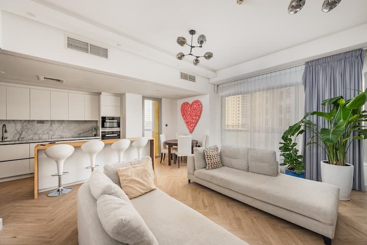 Brand New, 2 Bedroom , 85” Tv , Renovated - Dubaï Marina