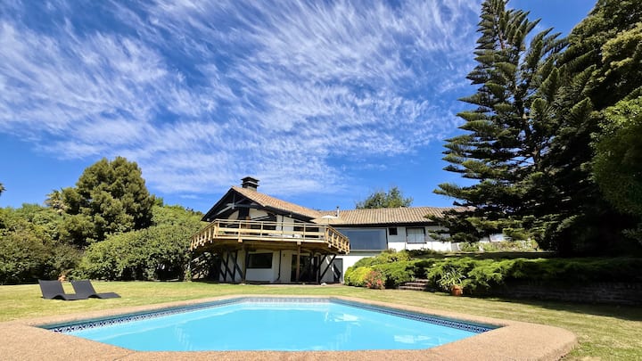 Bright And Spacious House With Pool And Terrace. - Santo Domingo, Chile