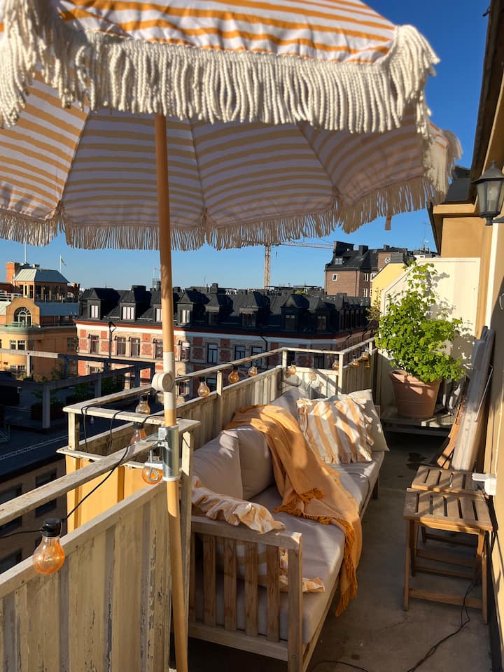 Södermalm Top Floor Apartment With Two Balconies - Stockholm