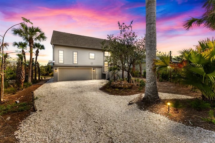 Your Sanibel Getaway With Private Beach Access - Sanibel, FL