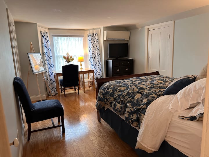 Professional Travelers Wonderful Oasis Awaits You - Rockland, ME