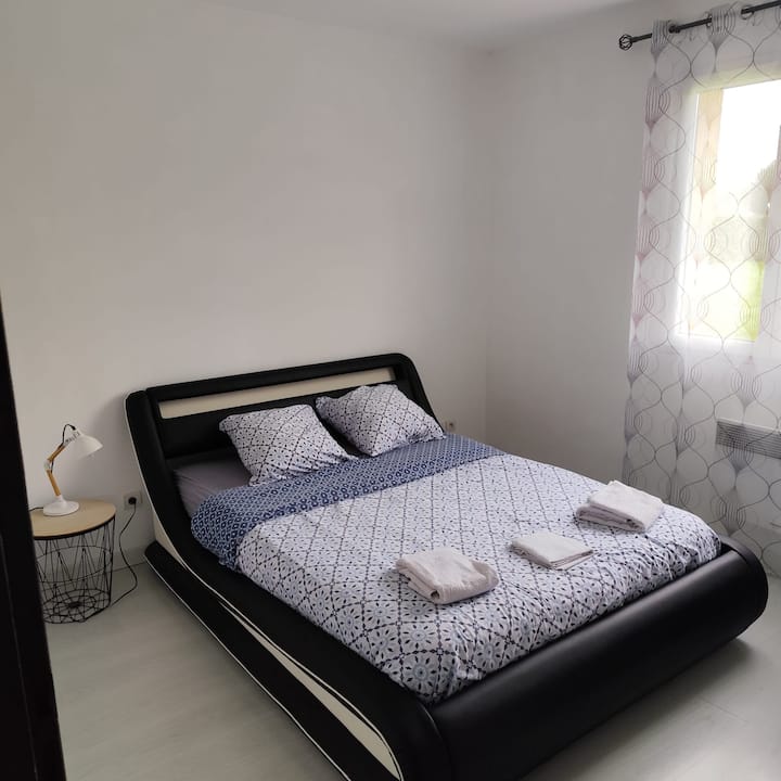 Chambre 3, Belle Maison Au Calme - Sully-sur-Loire
