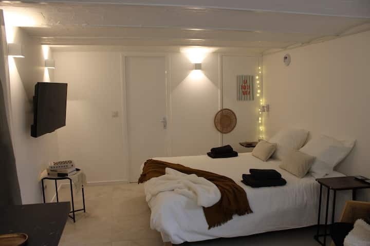 Le Cocon • Bois Le Roi • 2 Adultes Et 1 Enfant - Fontainebleau