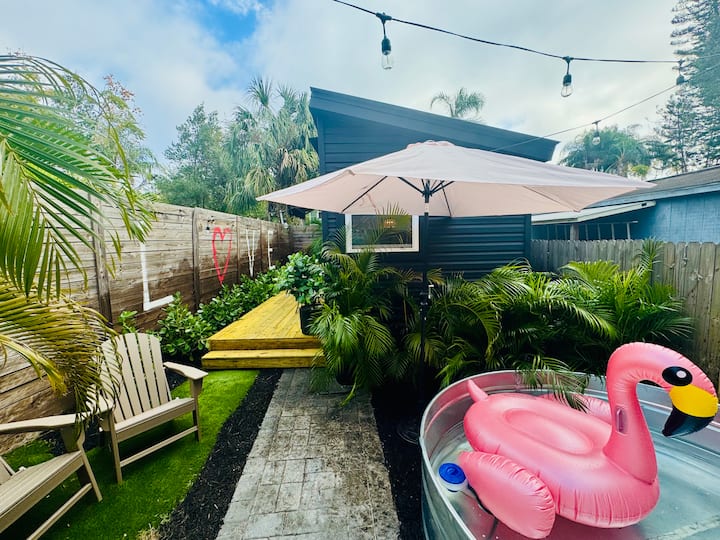 Junglevibes:microvacay+tiny Pool - Tampa, FL