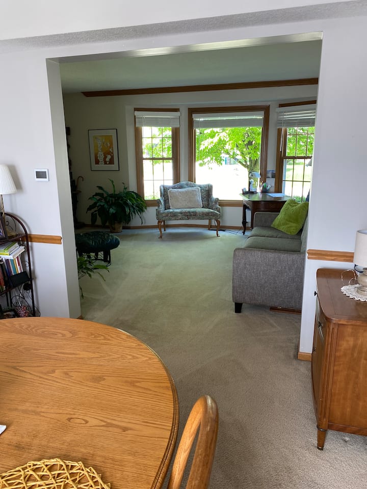Welcoming, Very Spacious, Safe Area - Ankeny, IA