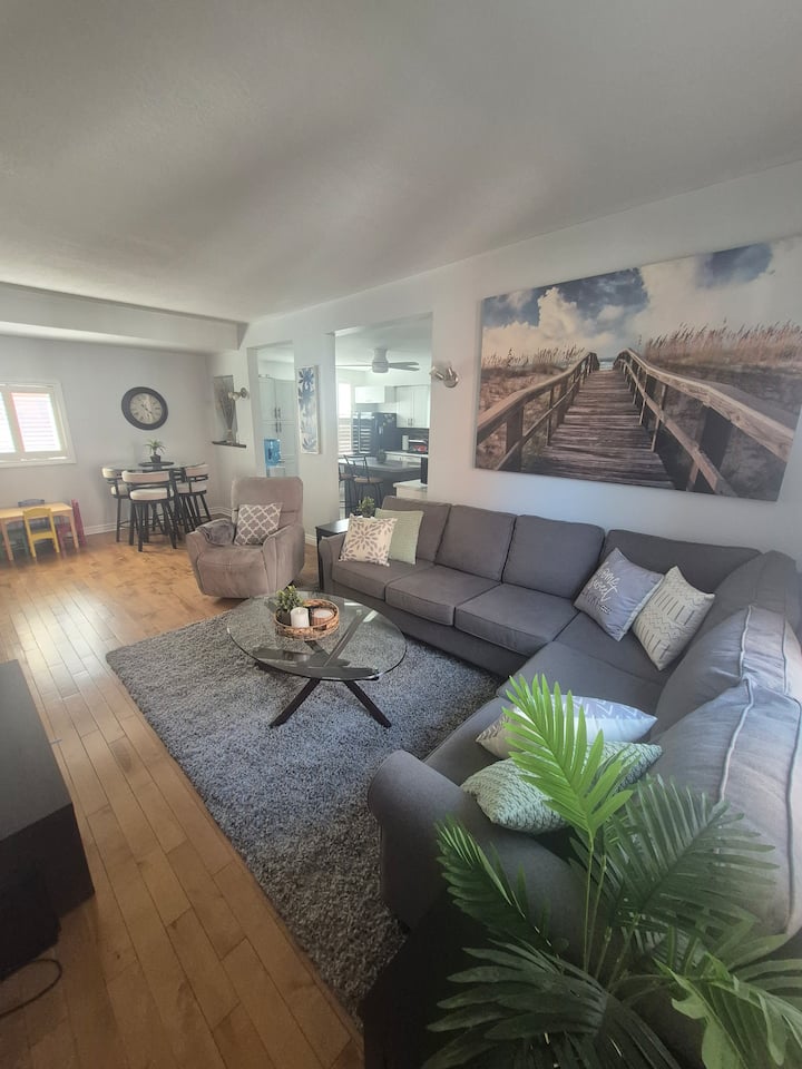 Home Sweet Home - 2 Bedroom Suite - Brantford