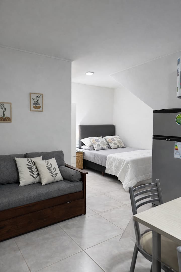 Dpto. Equipado · Frente A Plaza Y Cerca Del Centro - Gualeguaychú