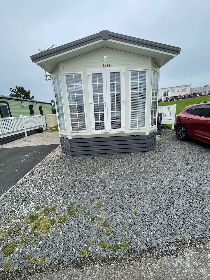 Willow Summer House - Morecambe