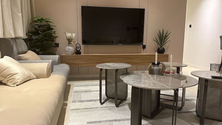 شقه مودرن النرجس 3 غرف وصاله 3دورات مياه دخول ذاتي - Riad