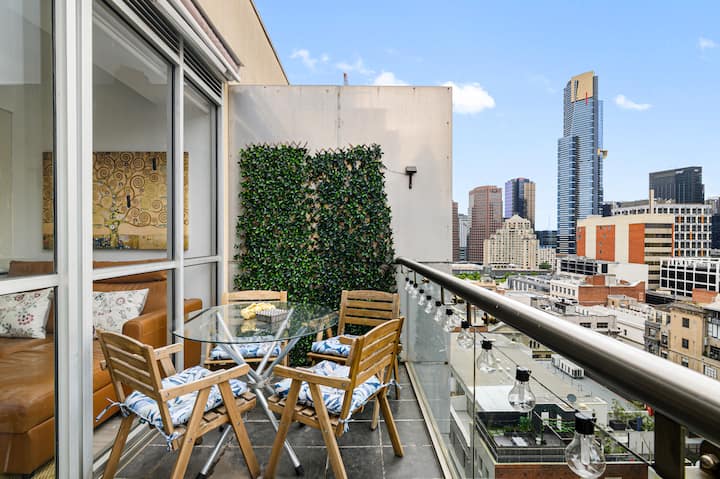 Top Floor 1 Bedroom Collins Street Apartment - 墨爾本