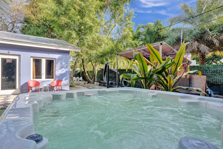 Kiki 4 - Men's Clothing Optional Guest Houses - Fort Lauderdale