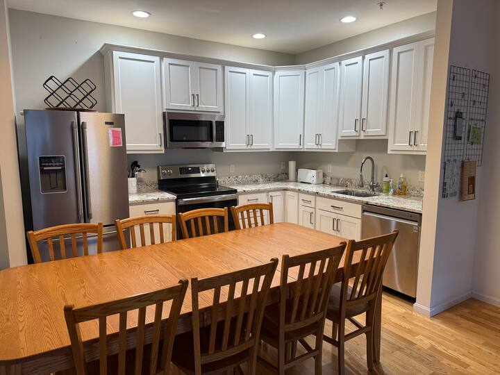 Luxe Ski Getaway Base Of Jiminy - Pittsfield, MA