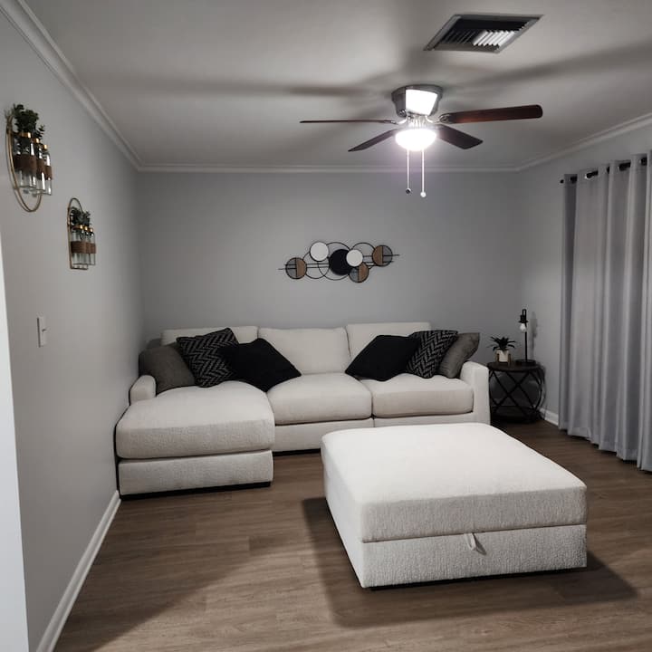 The Relax Spot - Sebring, FL