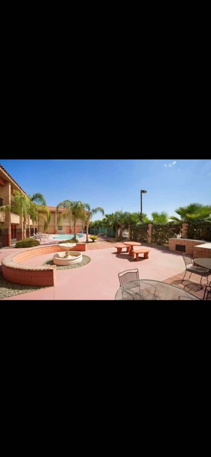 Cozy Super 8 Hotel & Suite Rooms - Indio, CA