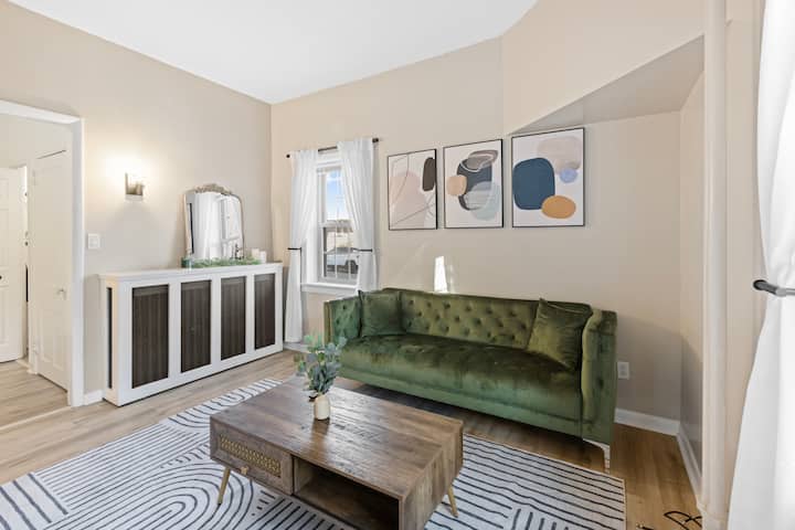 Mid-century Modern 1 Br - Lancaster, PA