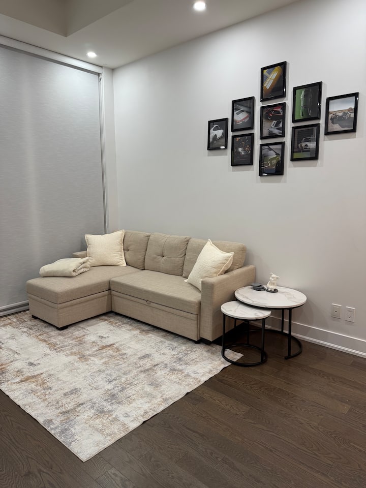 Modern Downtown Unionville Stay - 