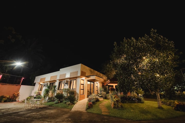 4 Rooms House With Grilling Station In San Pablo - San Pablo City