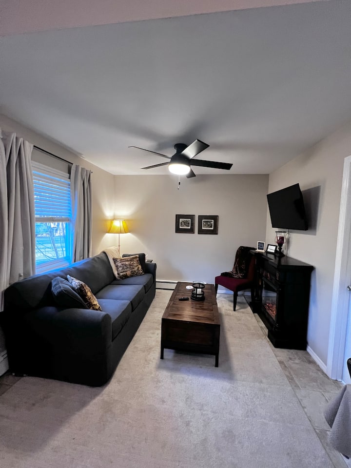 The Snug On The Farm ~ Tiny Home - Westhampton Beach, NY