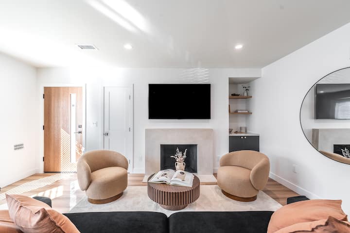 La Retreat: Luxury 2 Queen Bedroom 2 Bath - Los Angeles, CA