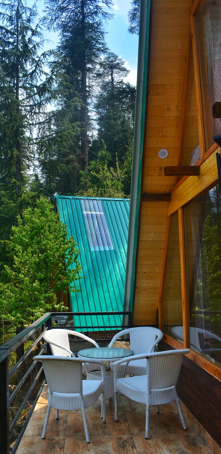 A-frame Cottages With Stunning View For Group Stay - Jibhi