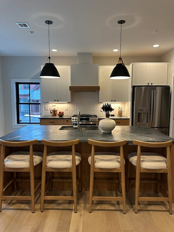 Brand New Luxury Stowe 5br Townhome On Mountain Rd - Stowe, VT
