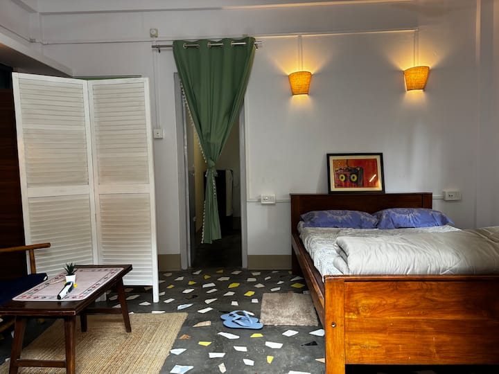 Sinhasleisang | Cozy Minimal Room & Kitchen - Agartala