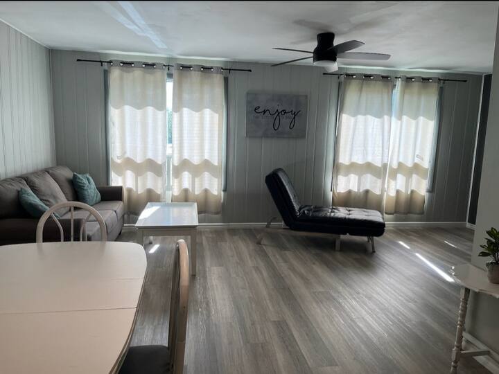 Great Area 2 Bedroom House In Quiet Neighborhood - Gran Sudbury
