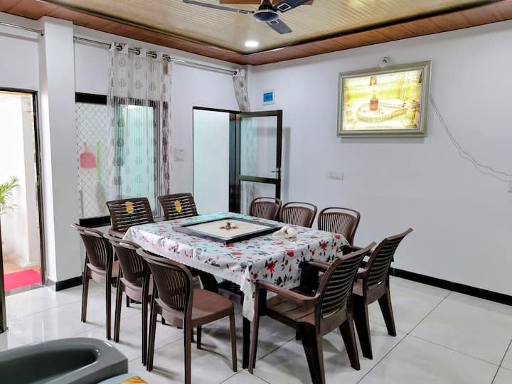 "Shivalik Homestay: Spacious 3bh "A Family Stay" - Ujjain