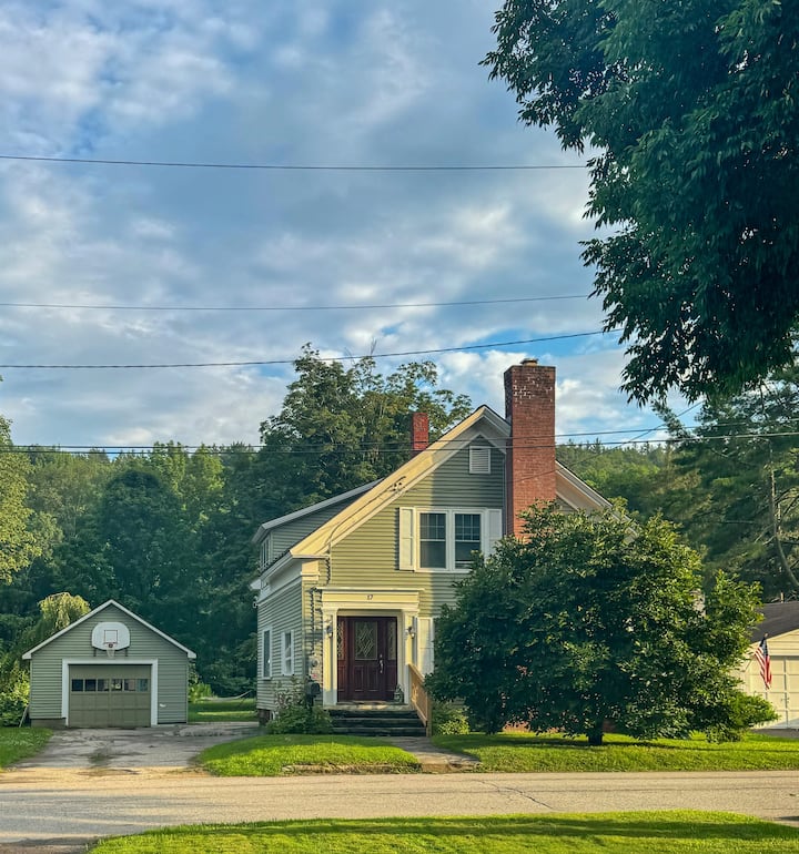 Village Home - Mountain View - 4 Mins To Okemo - Ludlow, VT