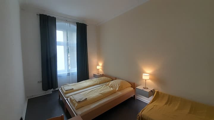 1.4 
Begehrtes 3-bettzimmer, 
Hofseitig Und Ruhig! - Berlin