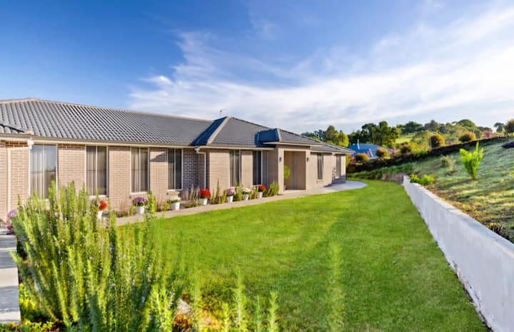 Countryside Hilltop Retreat Near Gympie - The Palms