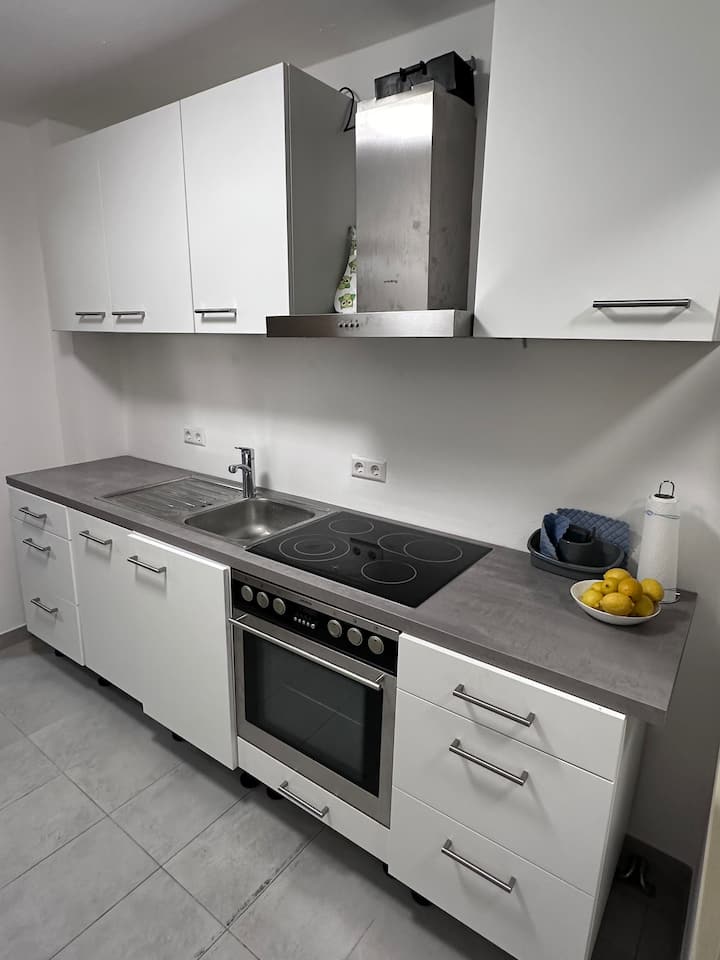 Nette Wohnung / Moderne Küche - Kirchheim unter Teck