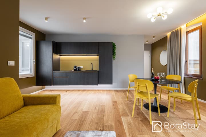 [Seaweed]: Trieste Center - Trieste