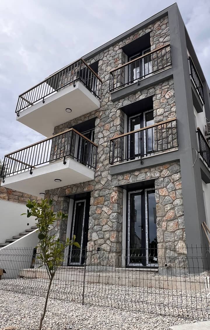 Yaz Evi Apart
Teras Daire - Datça