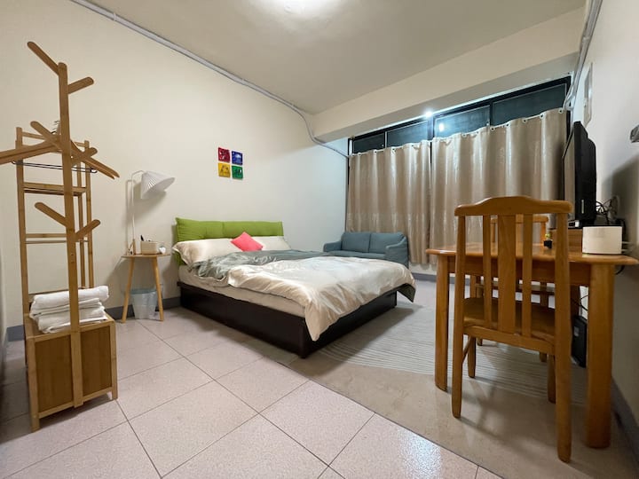 農安大雅房、夜市、在地市集中心、捷運5分鍾、樓下就有夜市、小吃、生活機能極佳(1個月合約) - 泰山區