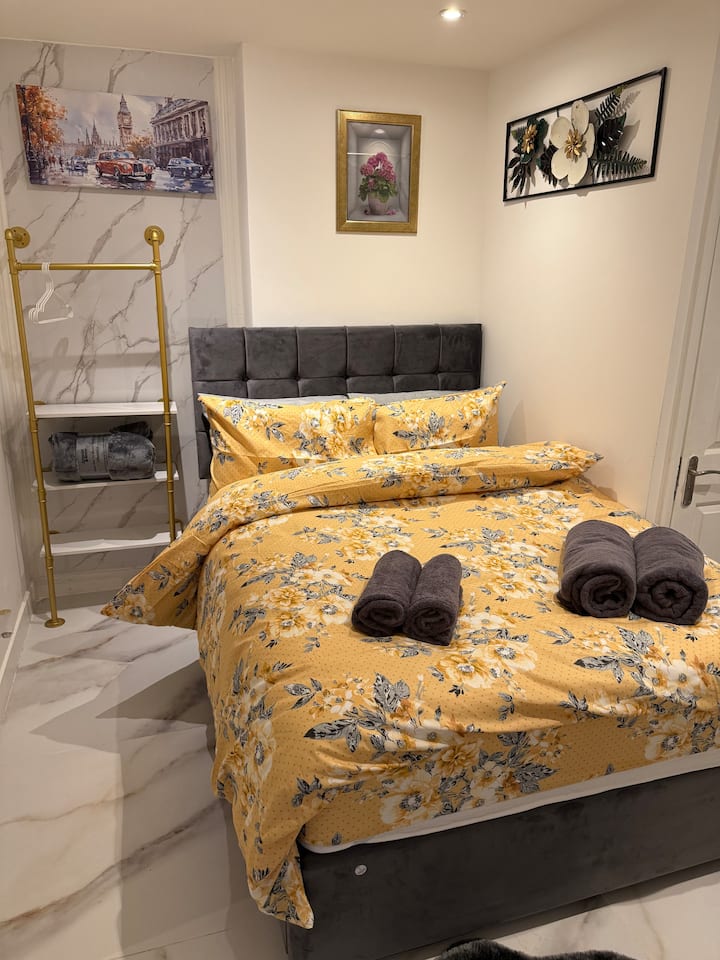 Luxury Studio , 7 Minutes Walk To Victoria Station - Buckingham Palace - London