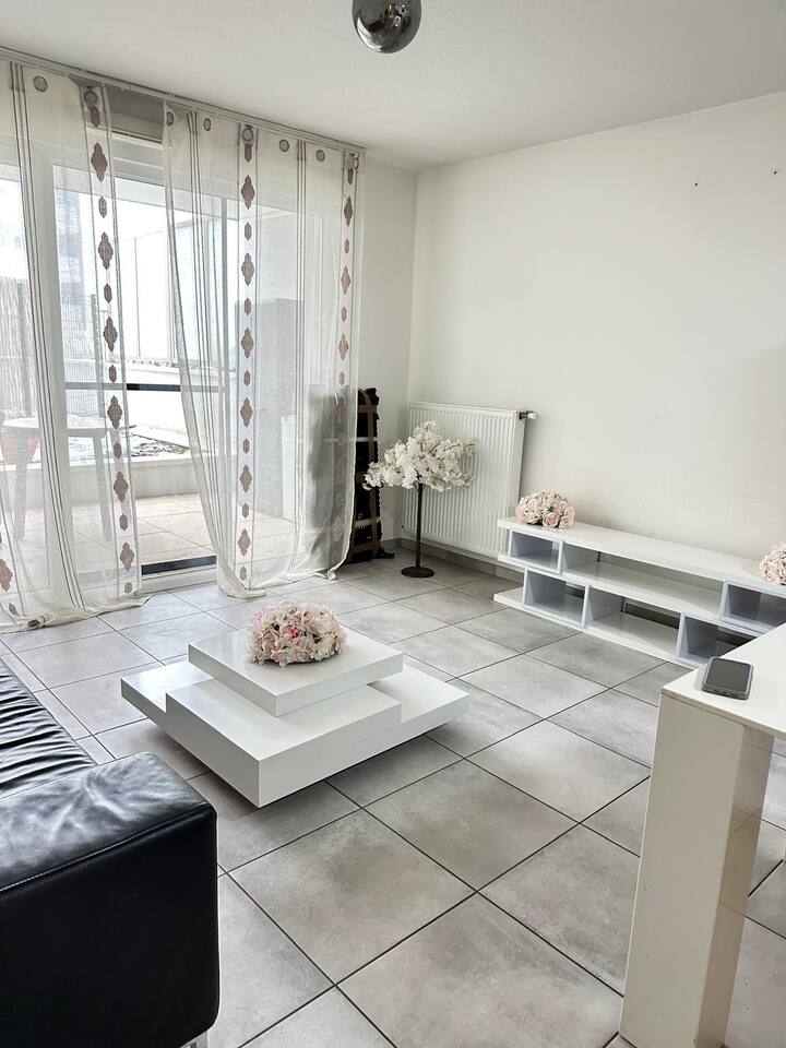 2 Chambres 2 Lits Doubles à Gex. - Divonne-les-Bains